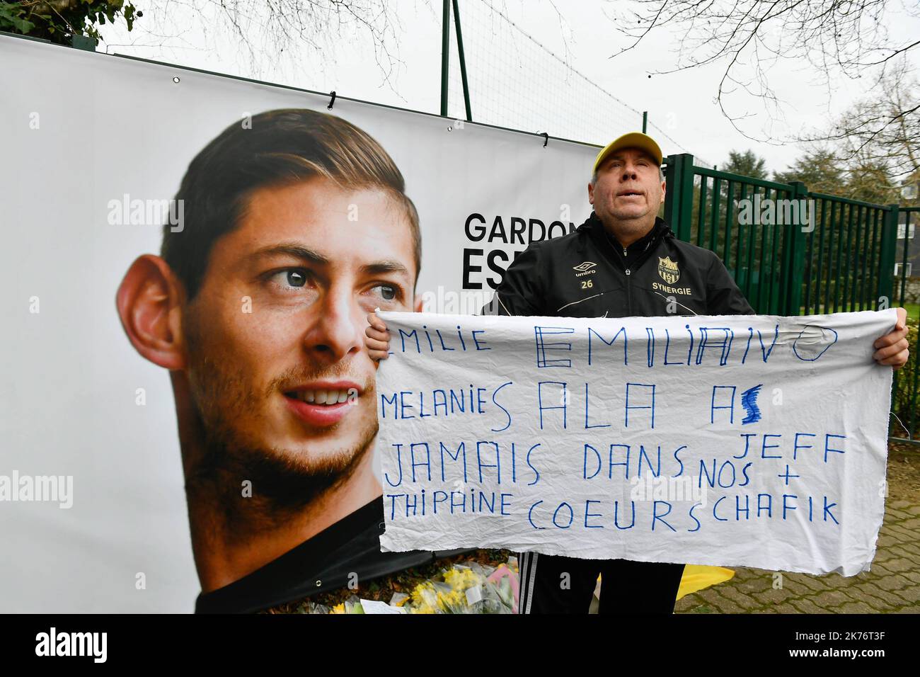 Nantes fans lay flowers in tribute to Cardiff City footballer, whose ...