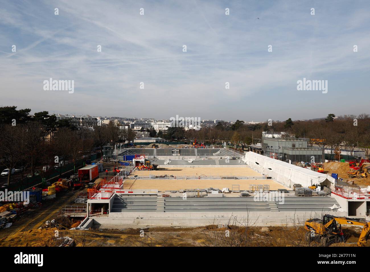 Building work on the Philippe-Chatrier Court and Its Retractable Roof ...