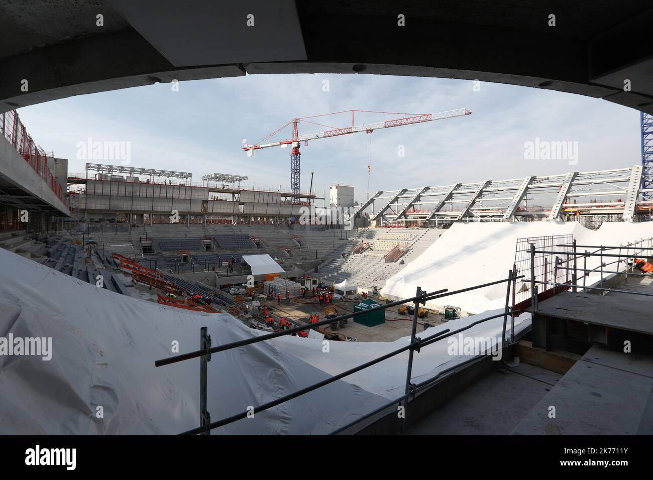 Building work on the Philippe-Chatrier Court and Its Retractable Roof ...