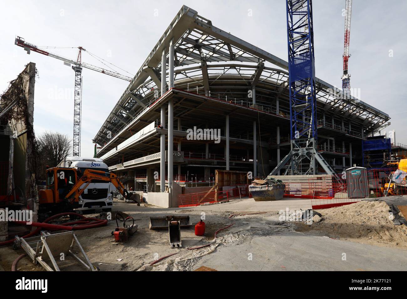 Building work on the Philippe-Chatrier Court and Its Retractable Roof ...