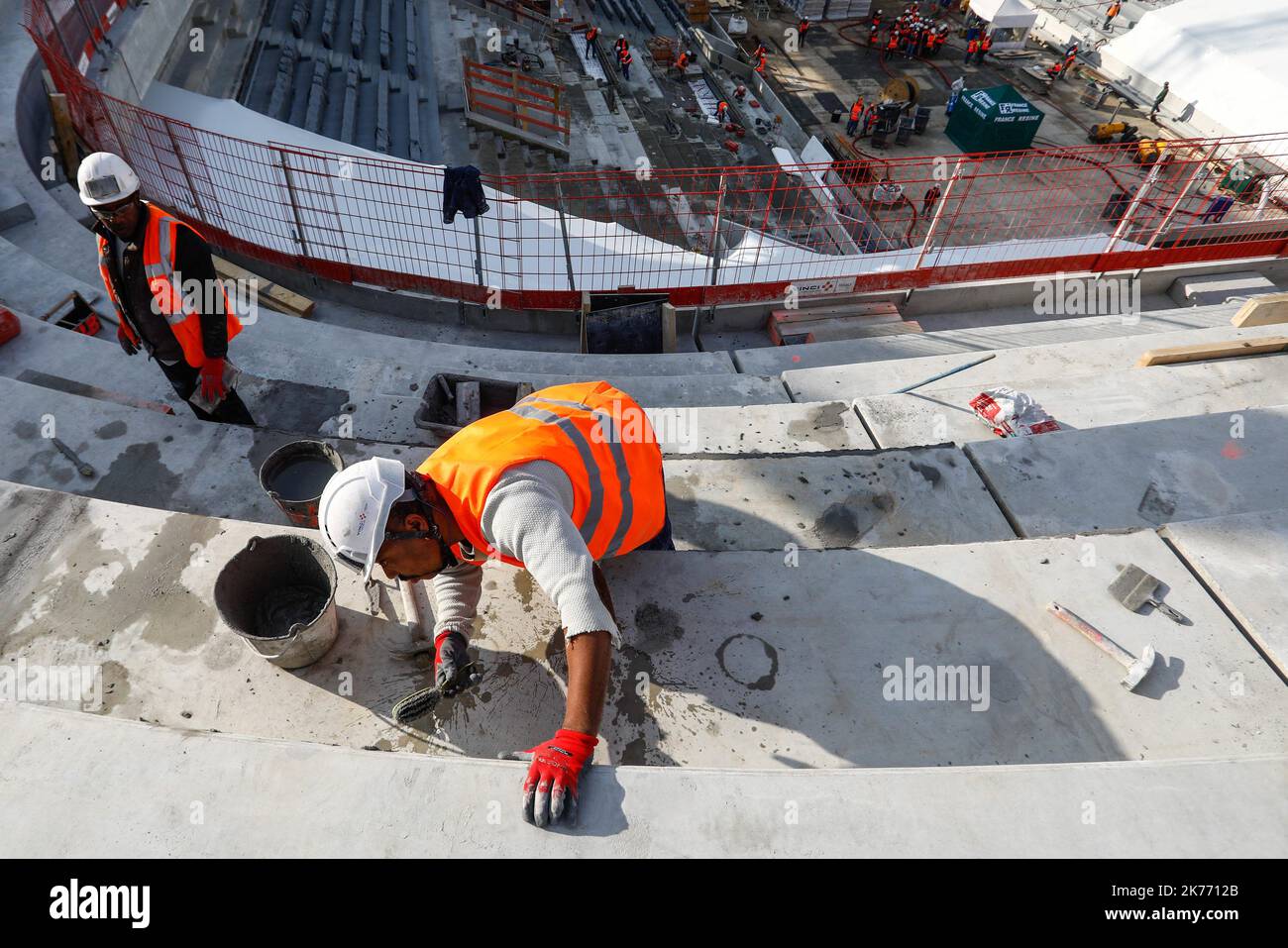Building work on the Philippe-Chatrier Court and Its Retractable Roof ...