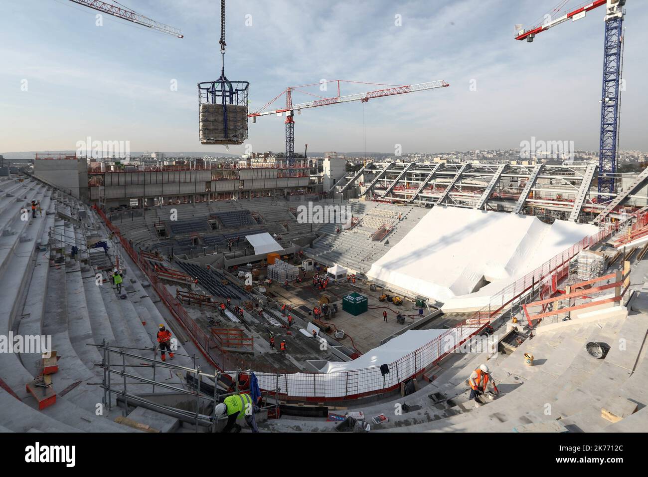 Building work on the Philippe-Chatrier Court and Its Retractable Roof ...