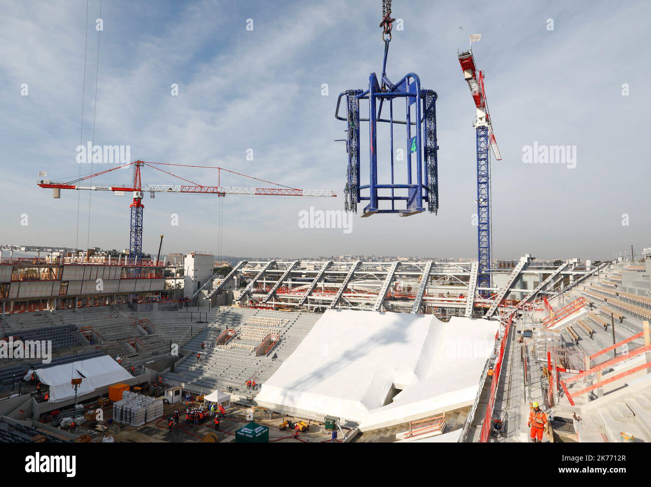 Building work on the Philippe-Chatrier Court and Its Retractable Roof ...