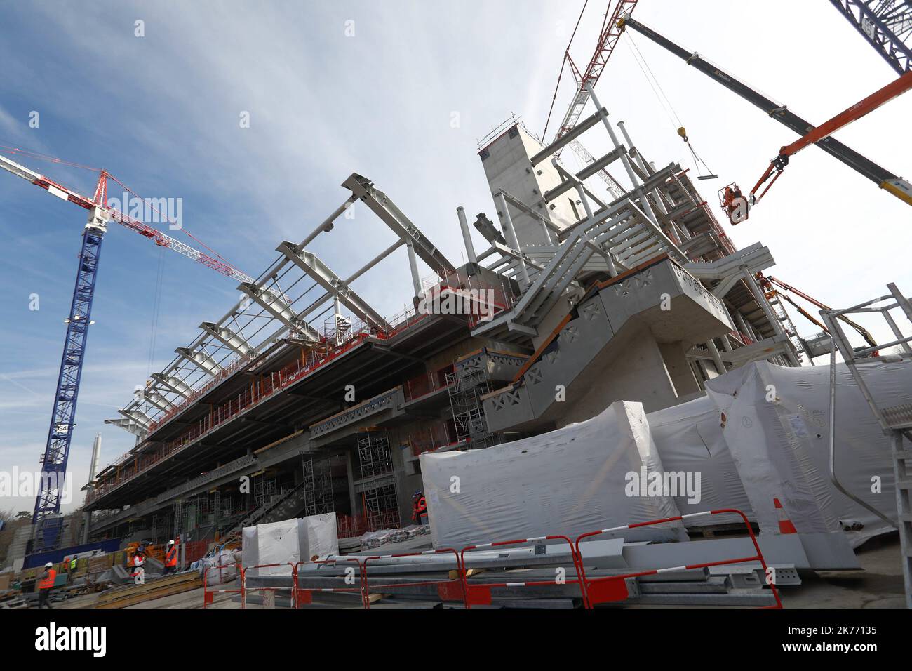 Building work on the Philippe-Chatrier Court and Its Retractable Roof ...