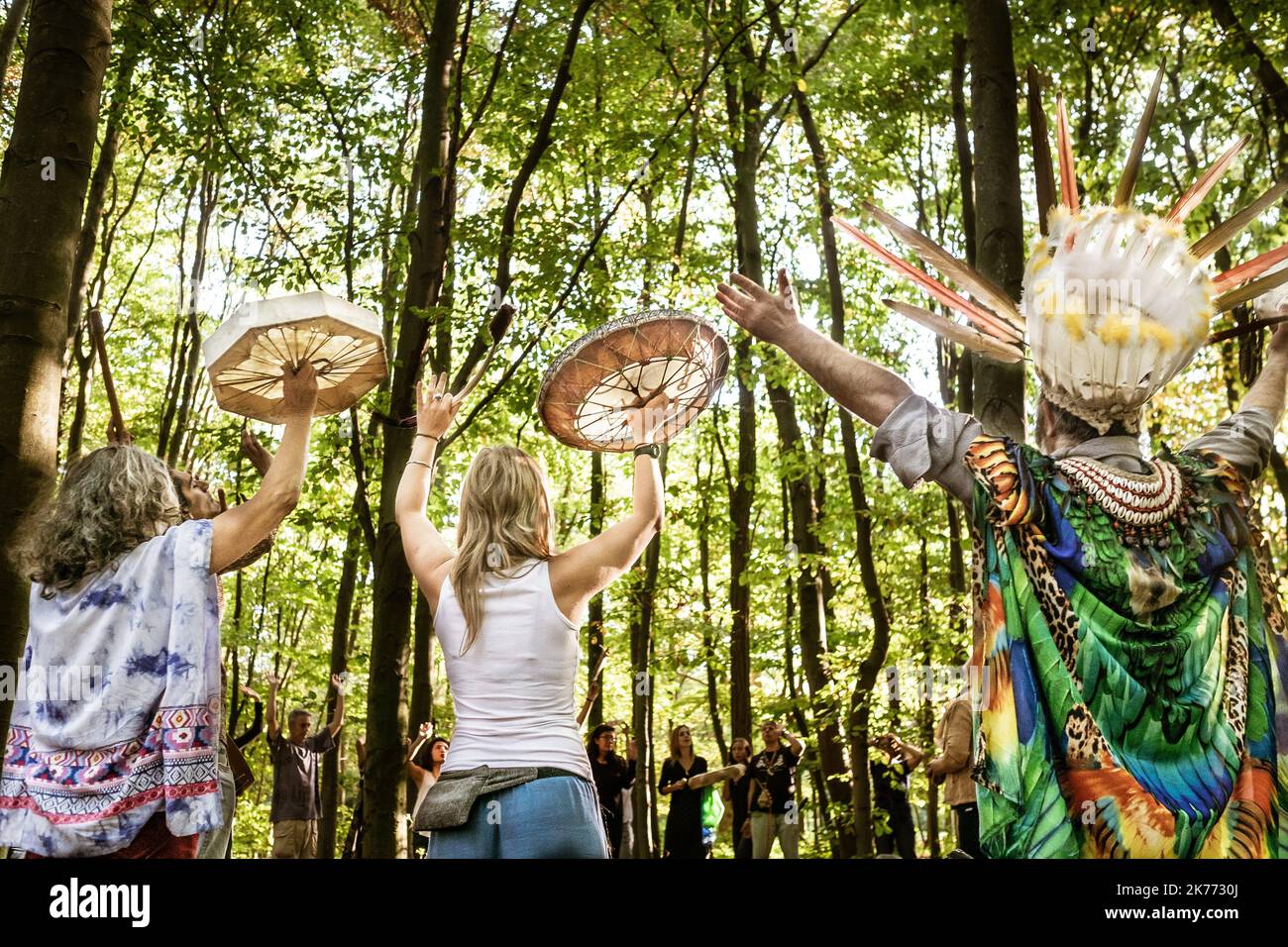 Regularly throughout the year, a few dozen New Age enthusiasts and ...