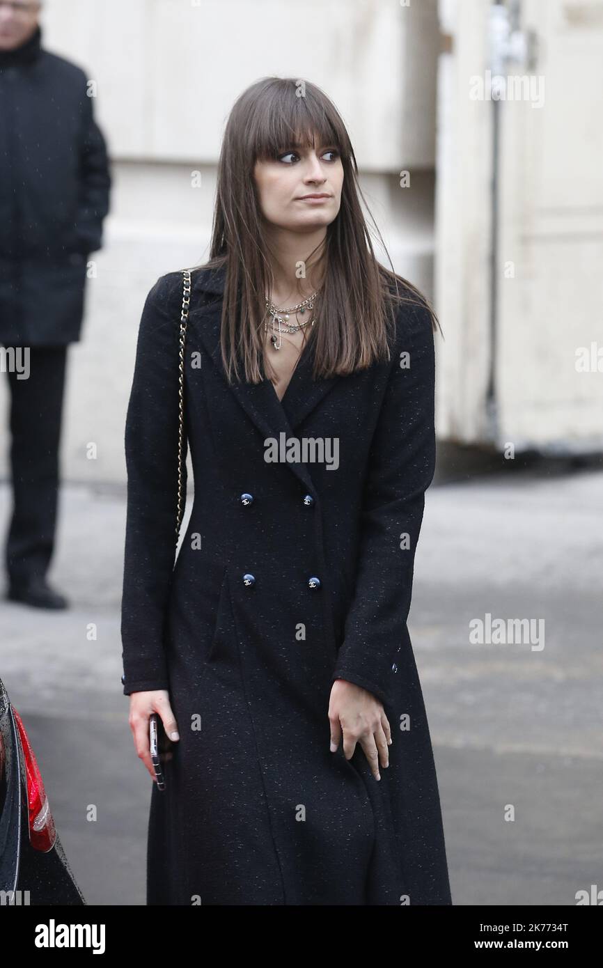 Singer chanel hi-res stock photography and images - Alamy