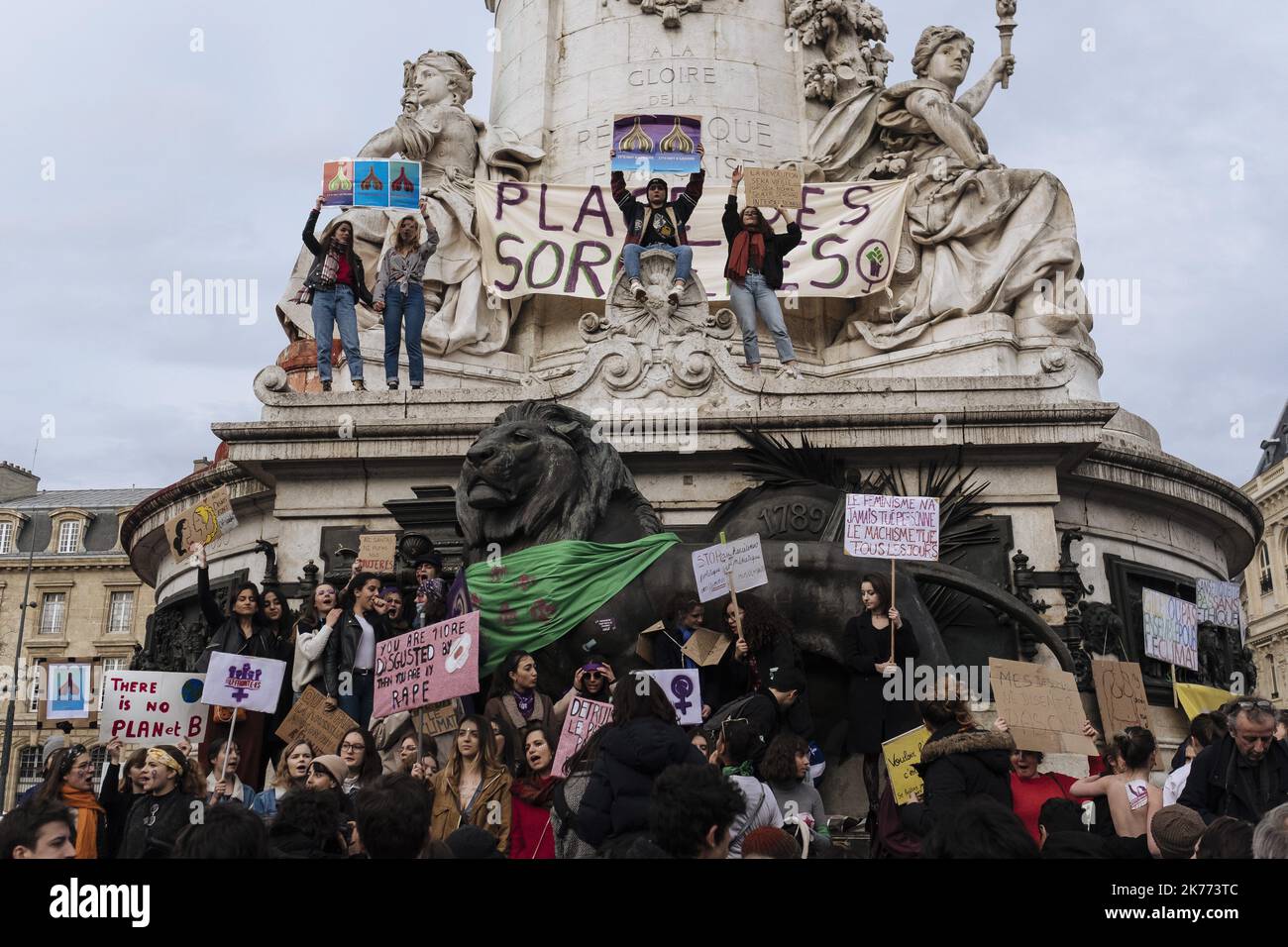 International Women's Day in Paris Stock Photo - Alamy