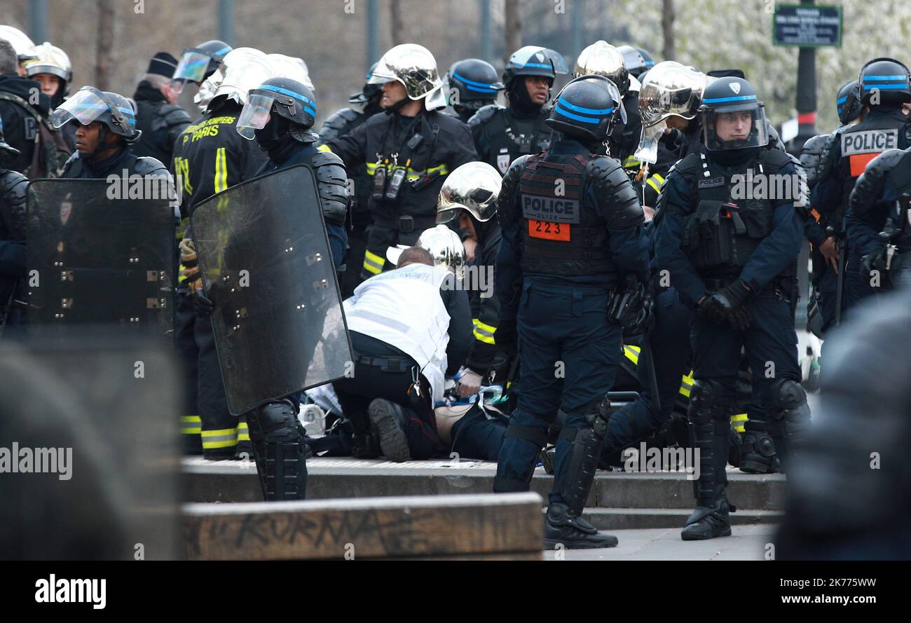 A general view of yellow vest protests taking place on March 23rd 2019 ...