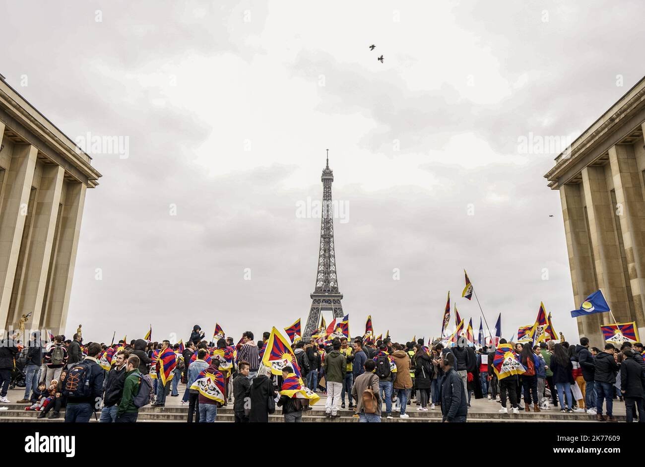 More than a thousand pro-Tibetan protesters marched on the Trocadero ...
