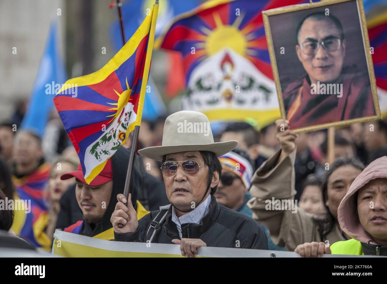 More than a thousand pro-Tibetan protesters marched on the Trocadero ...