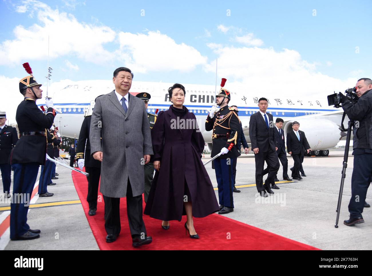 The wife of chinese president xi jinping hi-res stock photography and ...