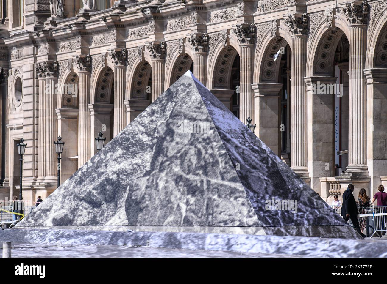 Paris / France On the occasion of the 30th anniversary of the Louvre ...