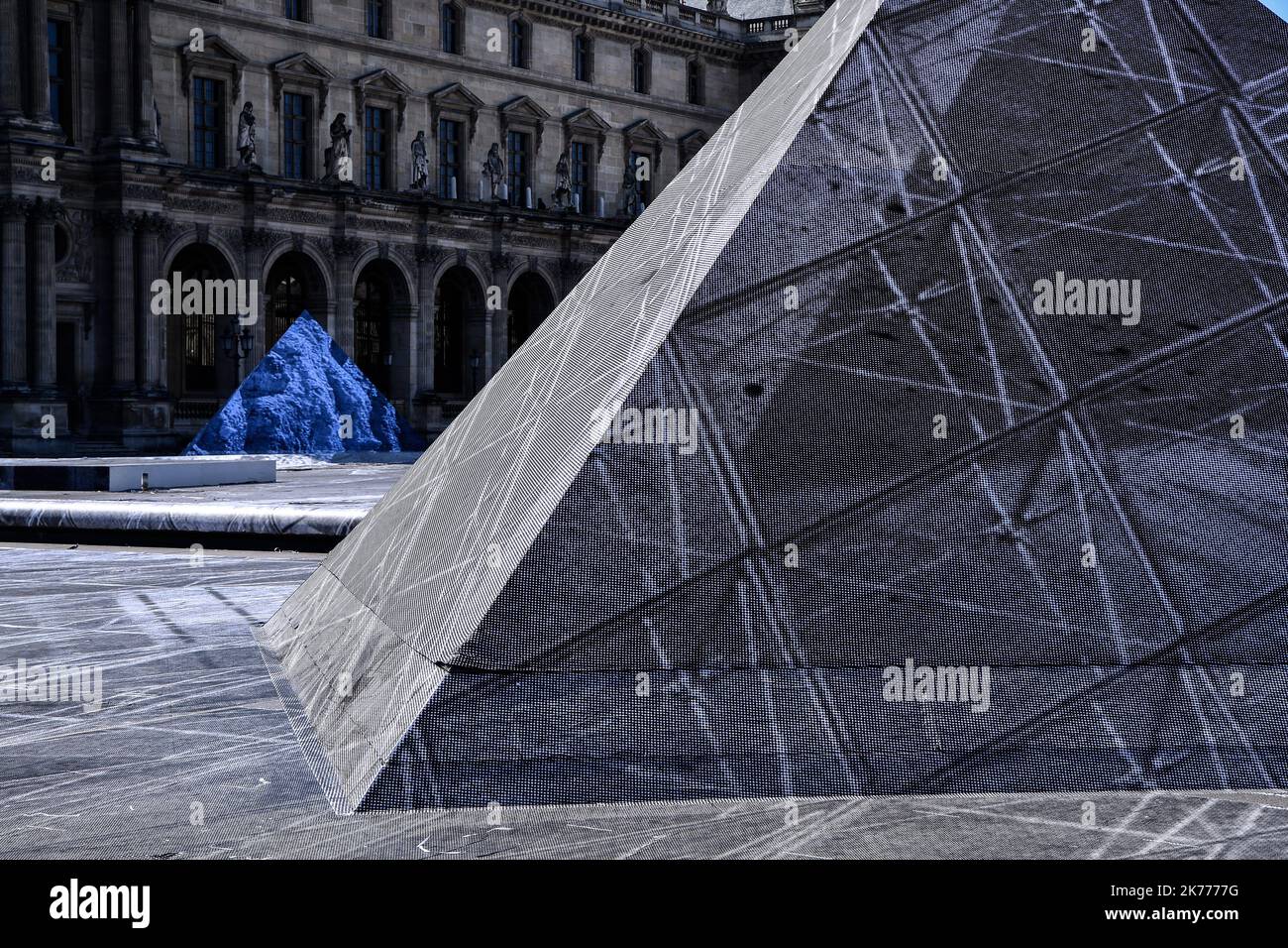 Paris / France On the occasion of the 30th anniversary of the Louvre ...