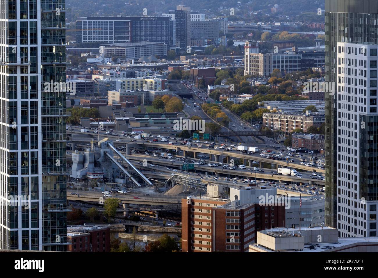 Traffic on interstate hi-res stock photography and images - Alamy