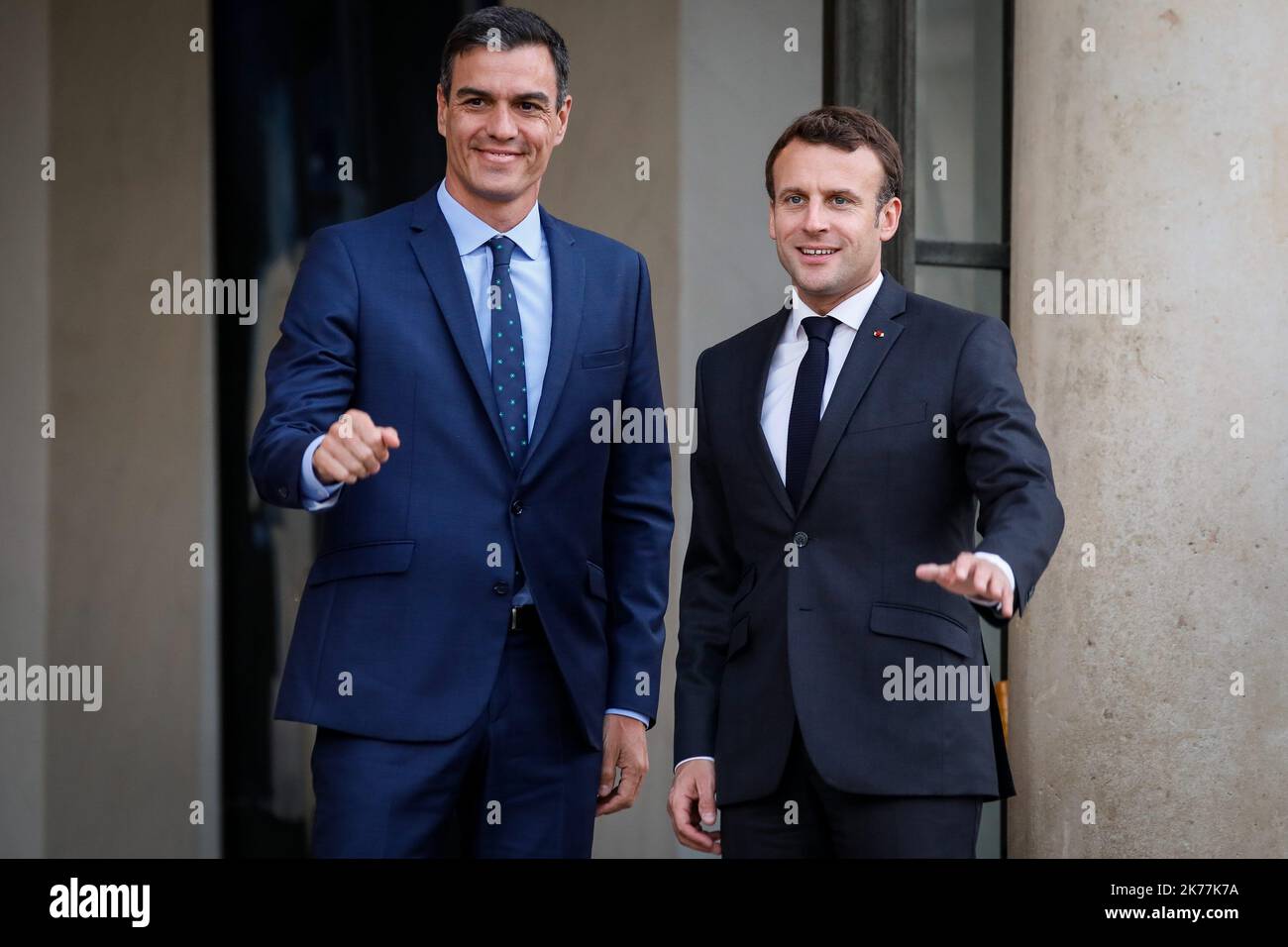 French President Emmanuel Macron receives Spanish Prime Minister Pedro ...