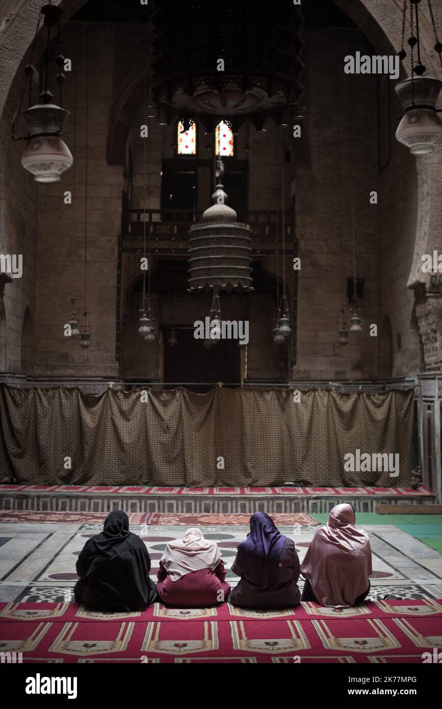 / 05/04/2019 - Egypt / Cairo - Women in a mosque in the Muslim Cairo ...