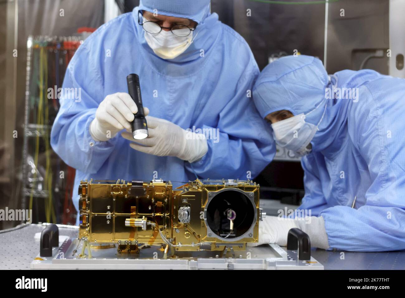 The SuperCam on the Mars 2020 rover examines rocks and soils with a ...