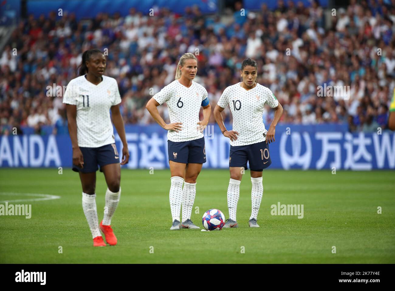 France's Amandine Henry and France's Amel Majri Stock Photo - Alamy