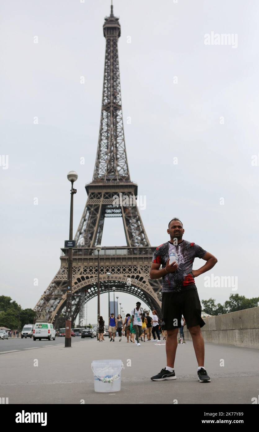 Paris heatwave sun hi-res stock photography and images - Alamy