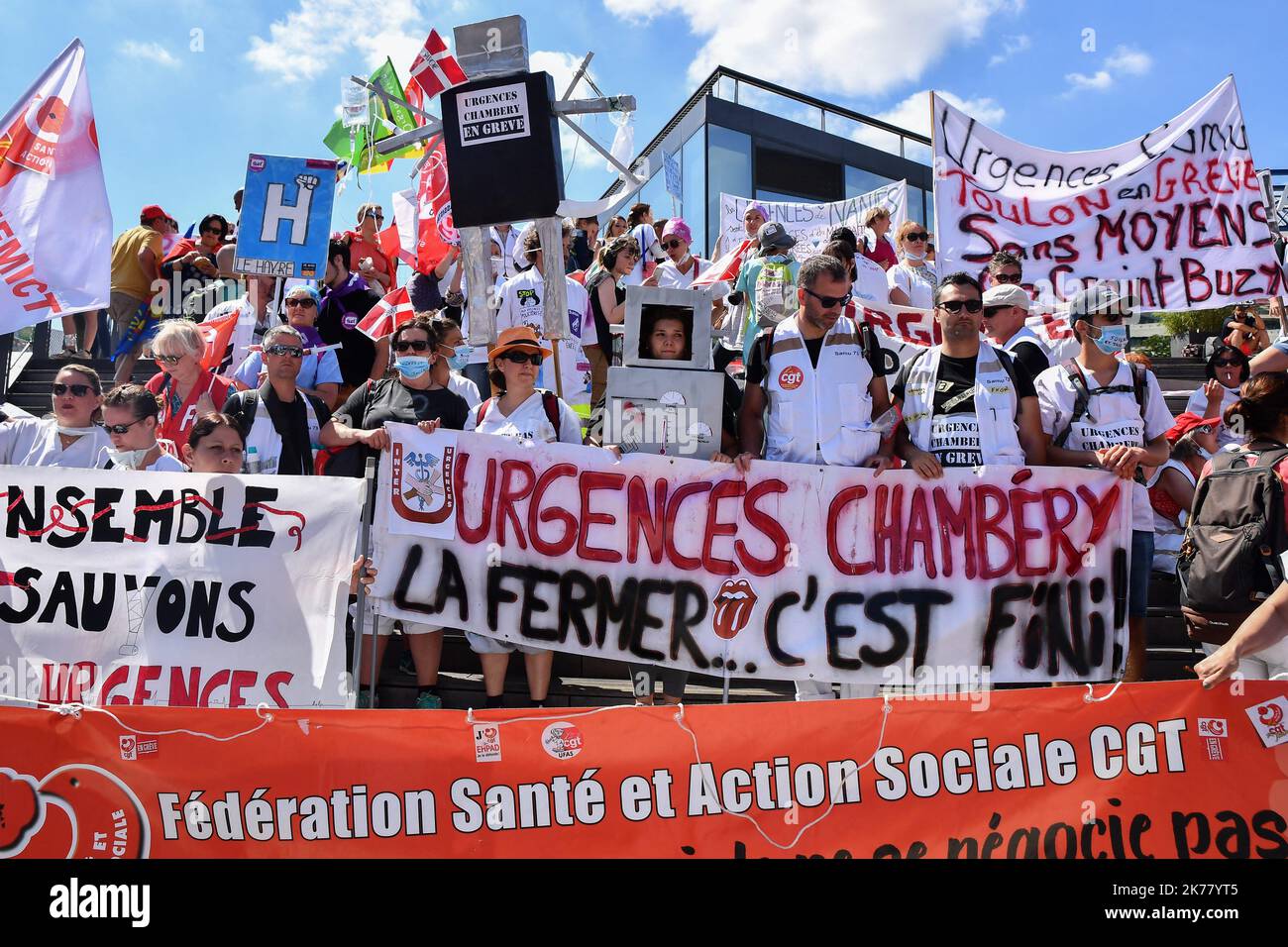 National Demonstration of Emergency Services and nursing staff for the ...