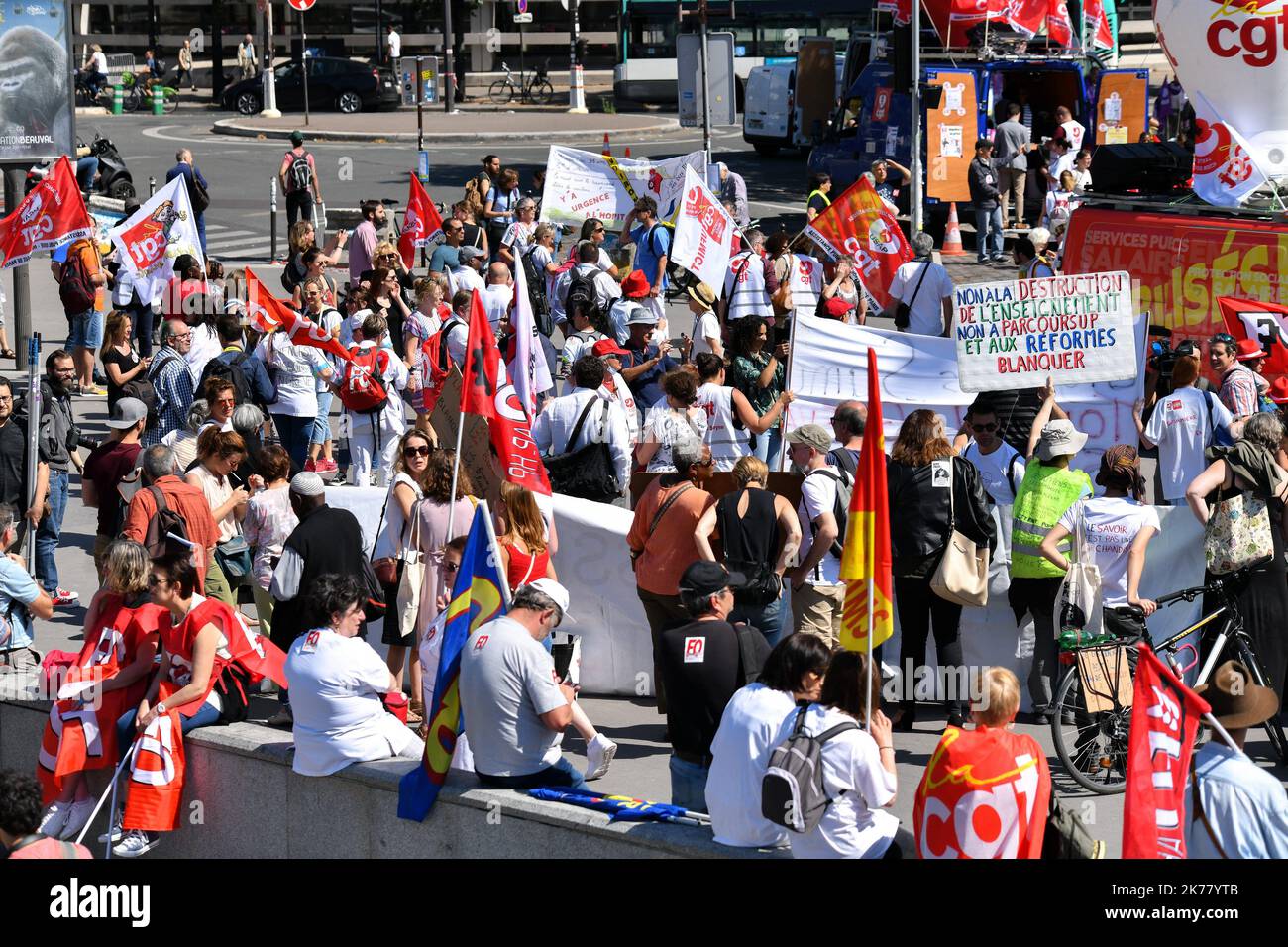 National Demonstration of Emergency Services and nursing staff for the ...