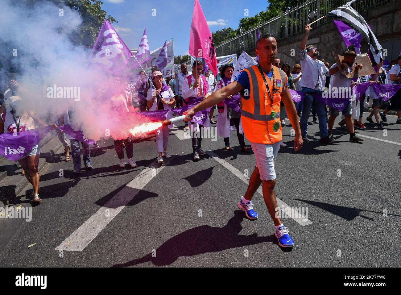 National Demonstration of Emergency Services and nursing staff for the ...