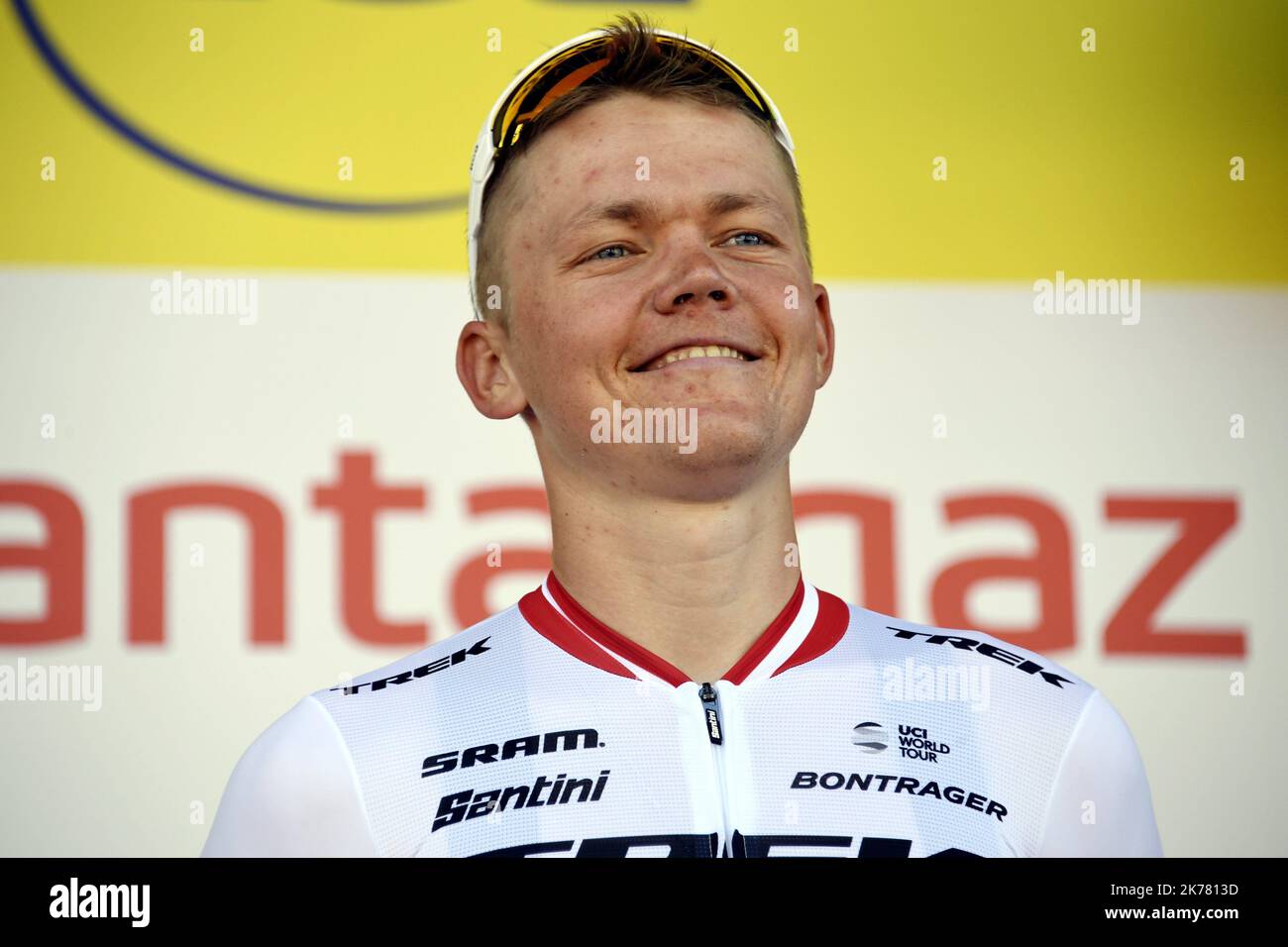 Toms SKUJINS reçoit le prix de la combativité. PHOTO Alexandre MARCHI ...