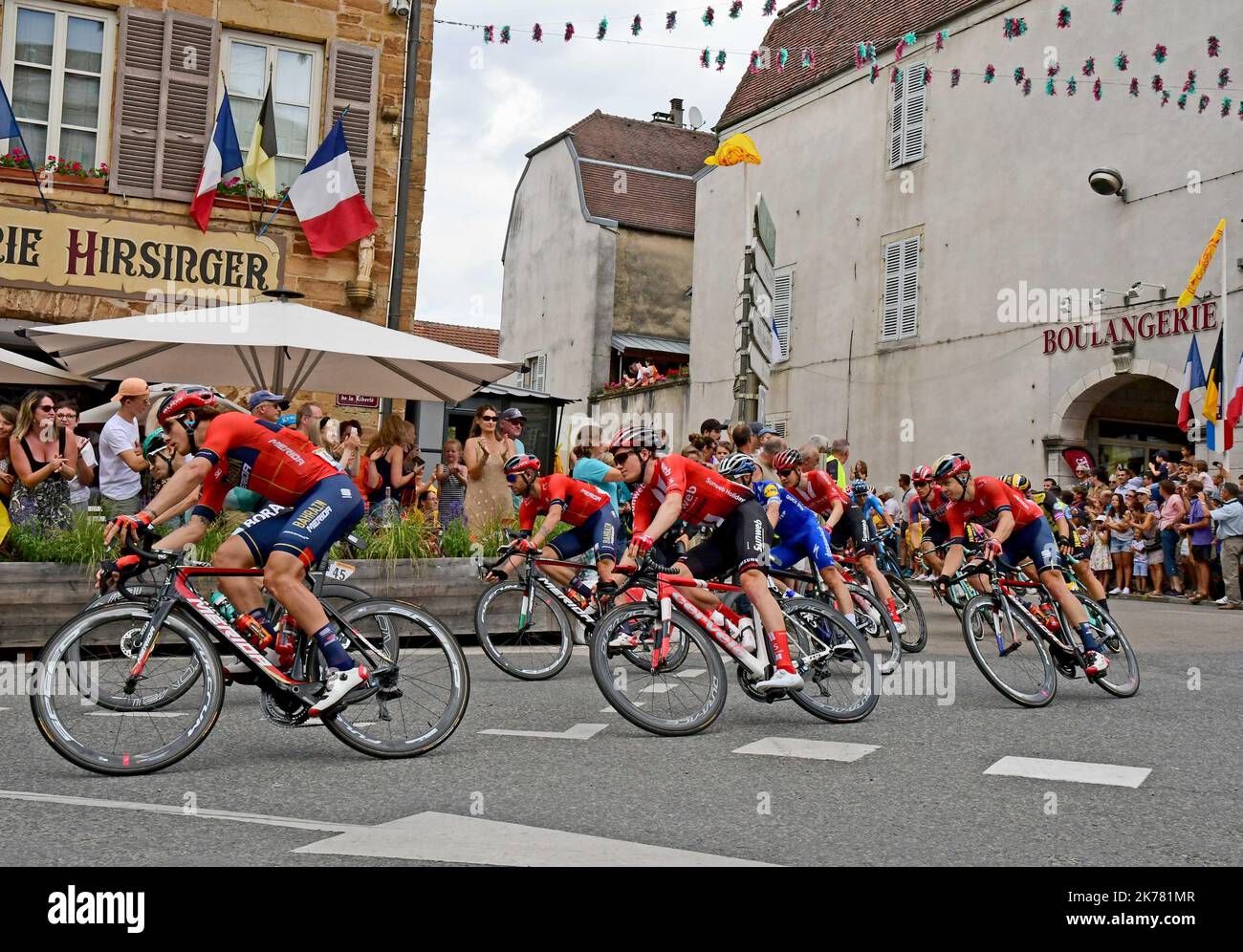 Tour de France, Arbois, 12 juillet 2019. -Passage du tour de France ...