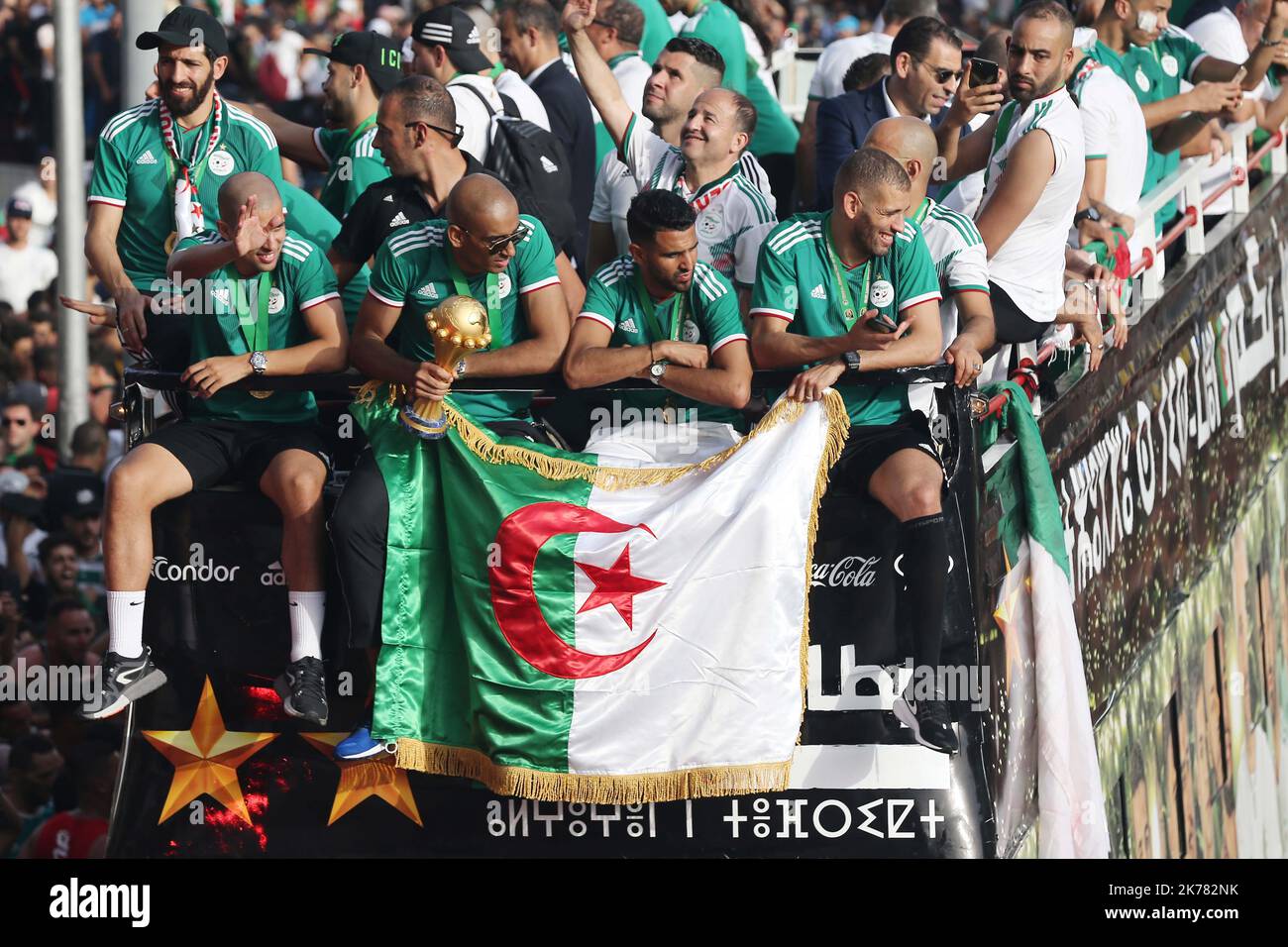 Algerian football team national soccer hi-res stock photography and ...