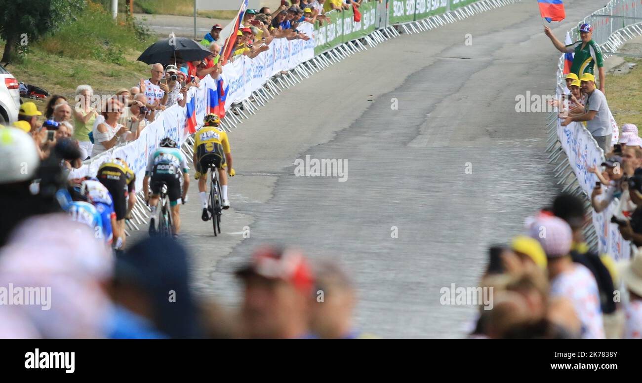 Julian Alaphilippe, Deceuninck - Quick - Step in the last downhill ...