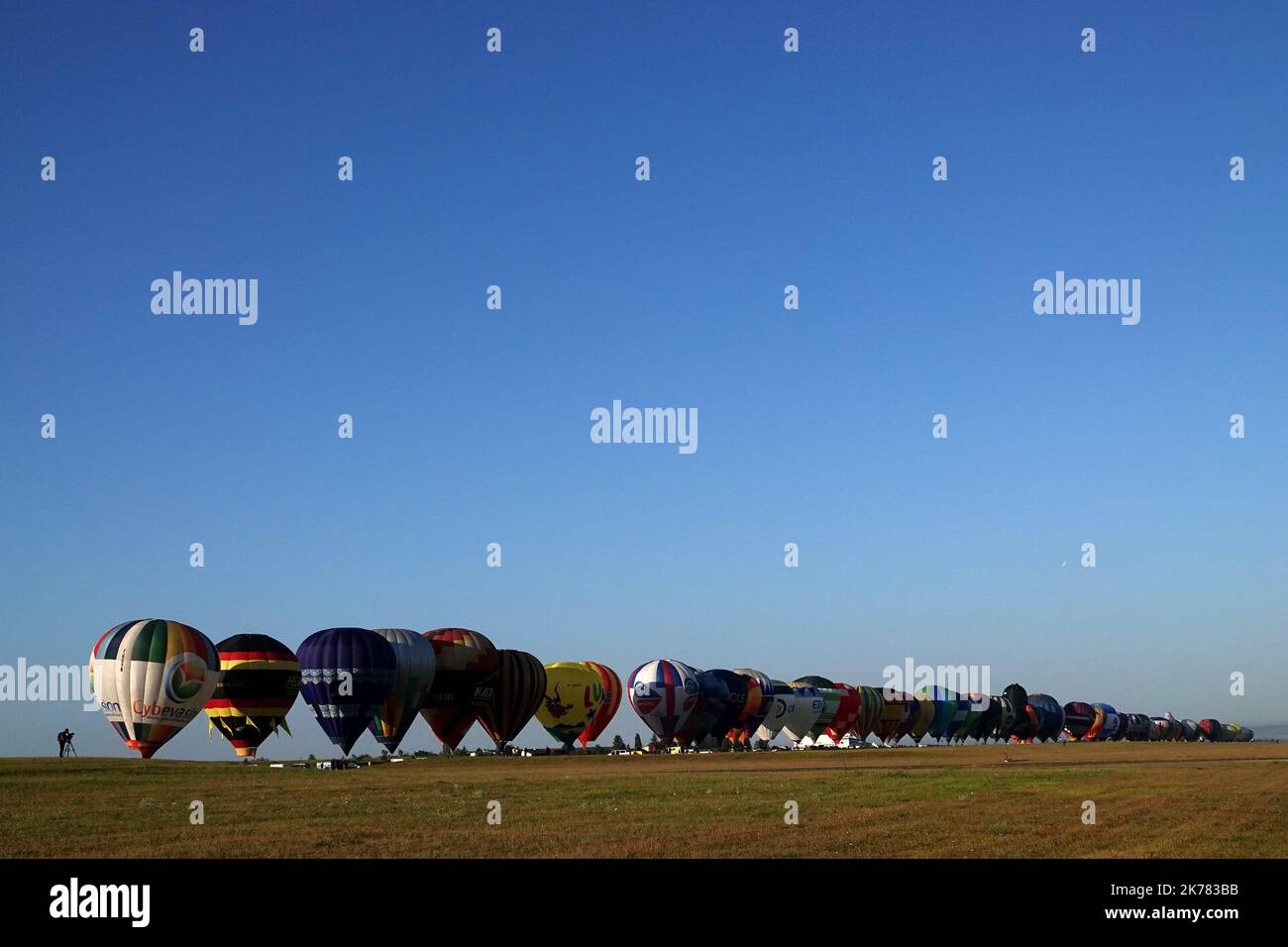 The world record of starting 456 balloons online has not been beaten ...