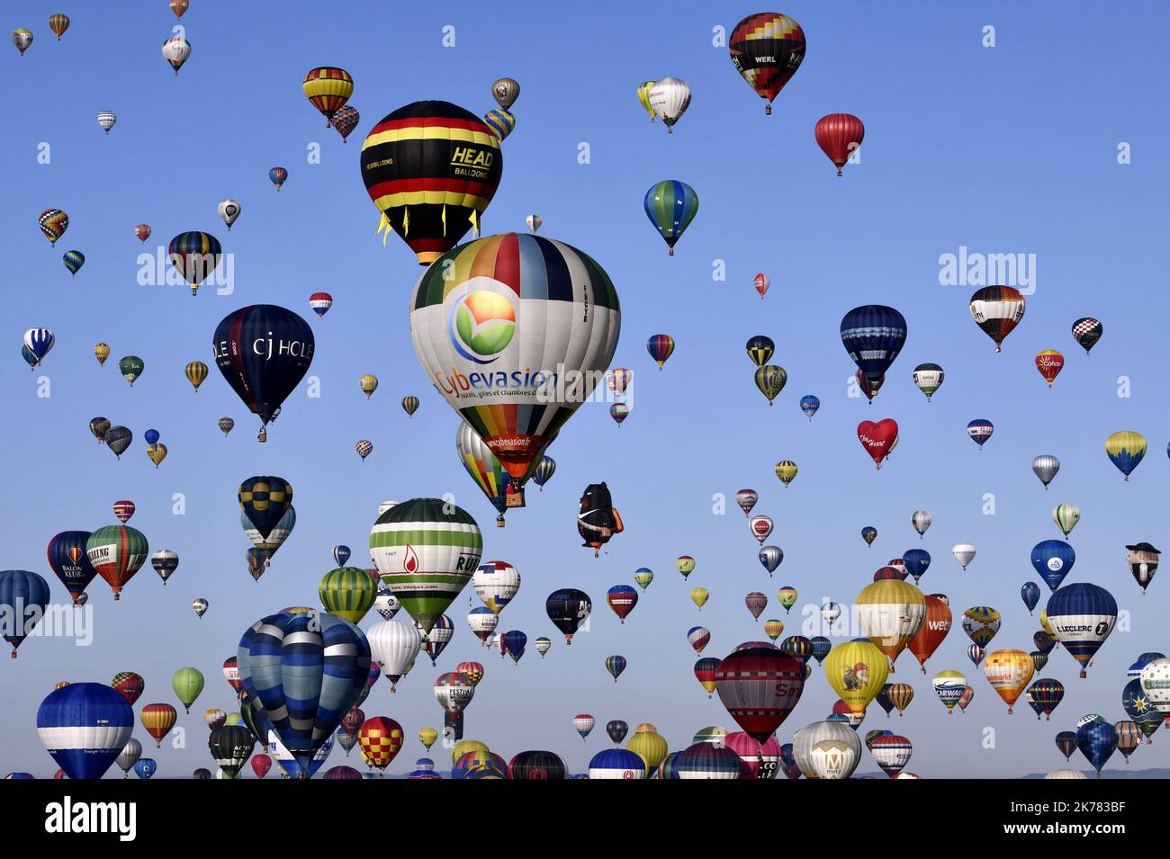 The world record of starting 456 balloons online has not been beaten ...