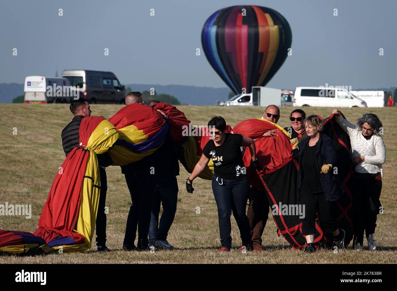 The world record of starting 456 balloons online has not been beaten ...