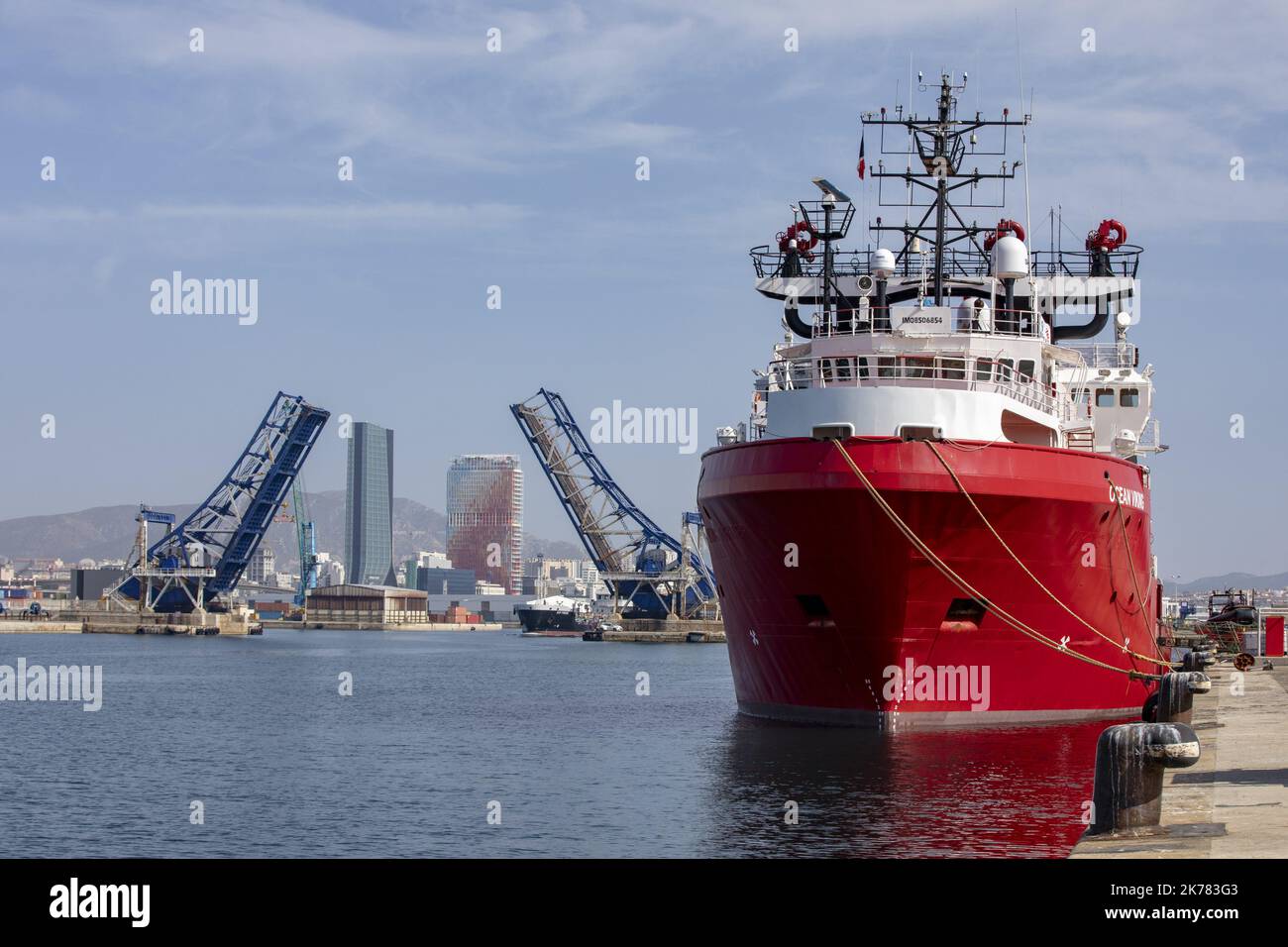 Migrants rescue hi-res stock photography and images - Alamy