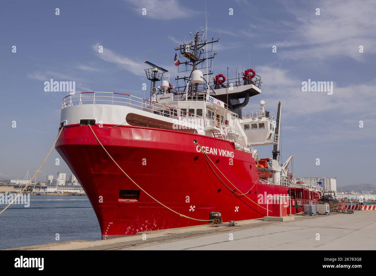 Migrants rescue hi-res stock photography and images - Alamy