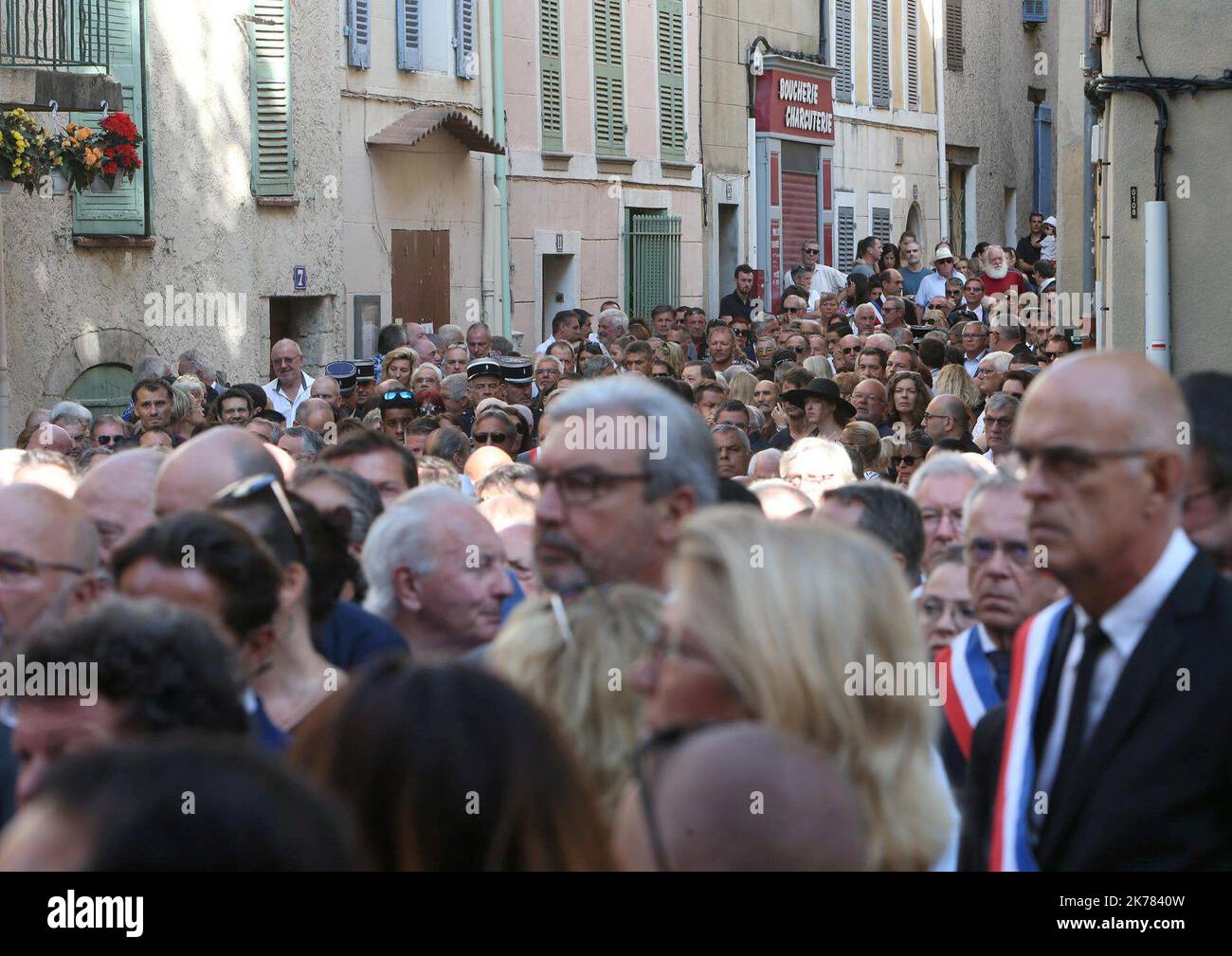 Funeral procession honouring French mayor of Signes Jean-Mathieu Michel ...