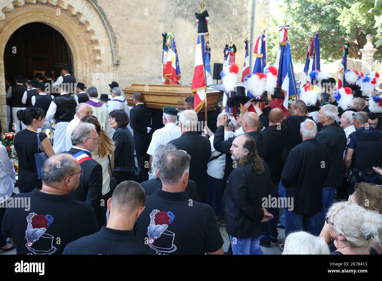Funeral procession honouring French mayor of Signes Jean-Mathieu Michel ...
