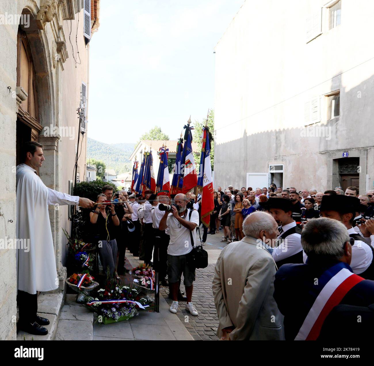Funeral procession honouring French mayor of Signes Jean-Mathieu Michel ...