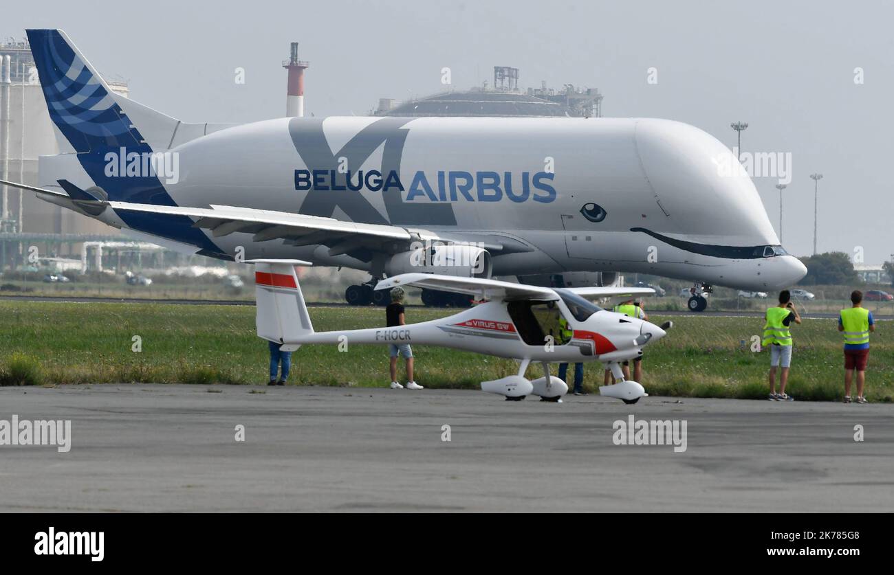 Beluga XL, Airbus super cargo plane, for the first time in Montoir de ...