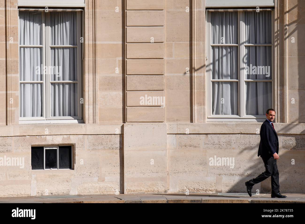 Emmanuel Macron and the Prime Minister of Mali, Boubou Cisse at the ...