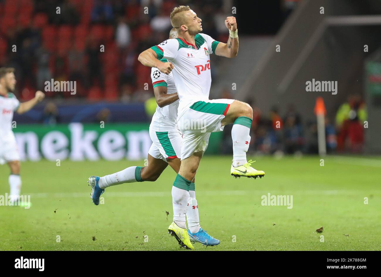 Goal celebration champions league hi-res stock photography and images ...