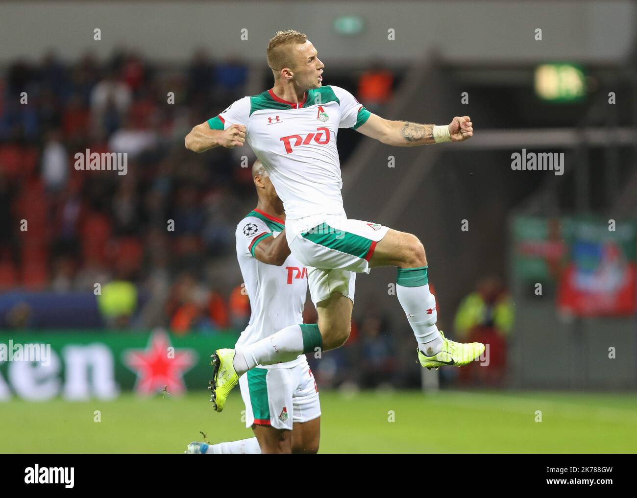 Goal celebration champions league hi-res stock photography and images ...