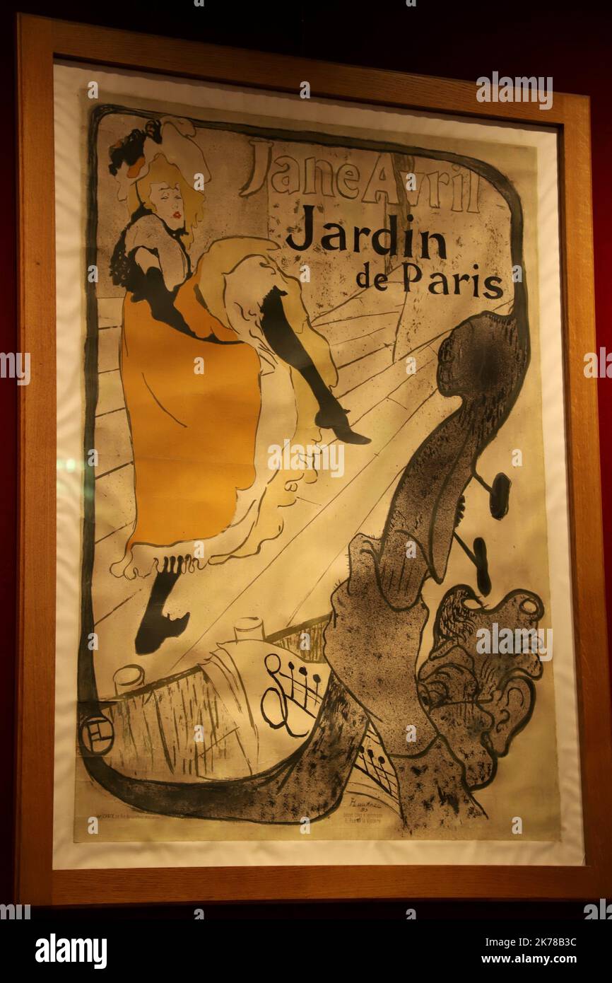 Le cabaret moulin rouge hi-res stock photography and images - Alamy