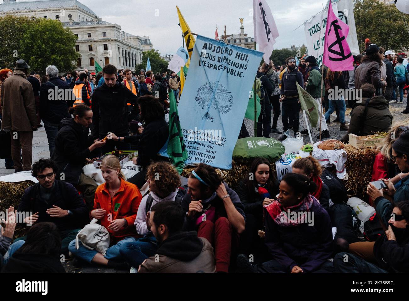 Civil disobedience actions hi-res stock photography and images - Alamy