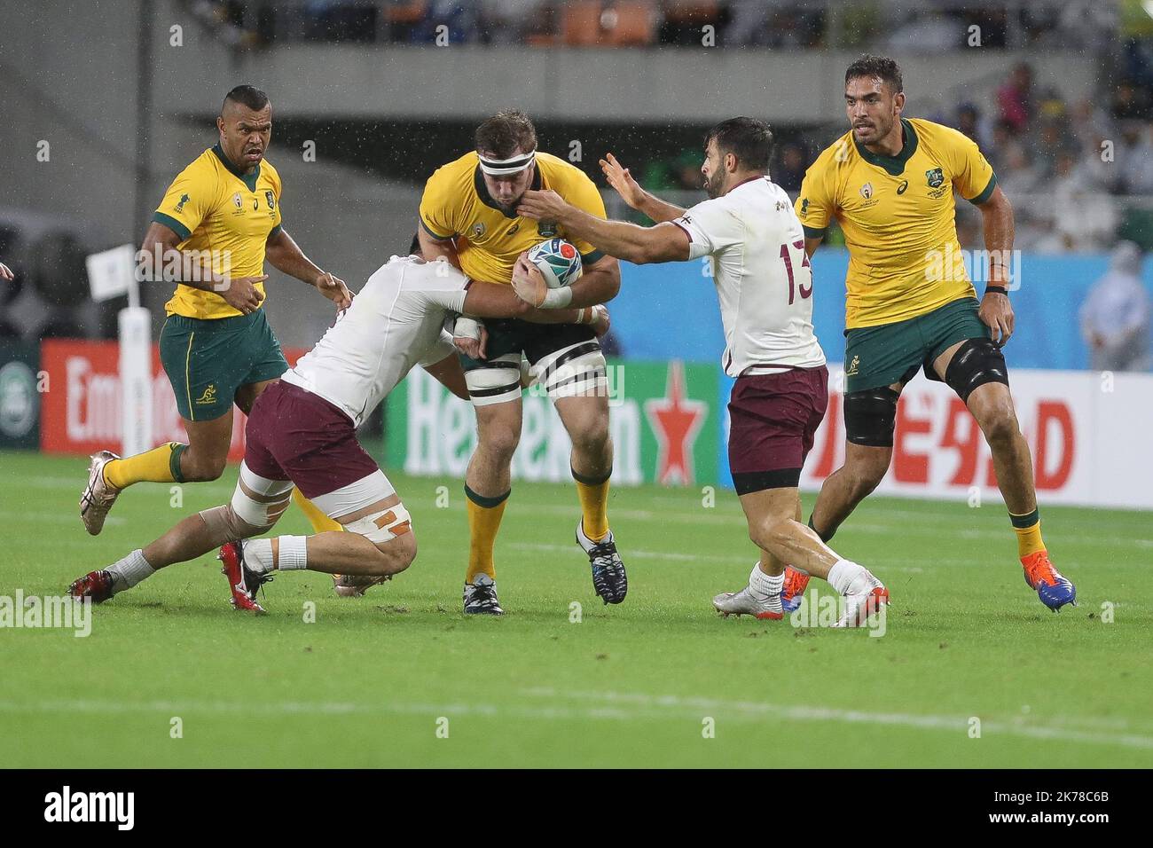 Izack Rodda , Kurtley Beale and Rori Arnokld of Australia during the ...