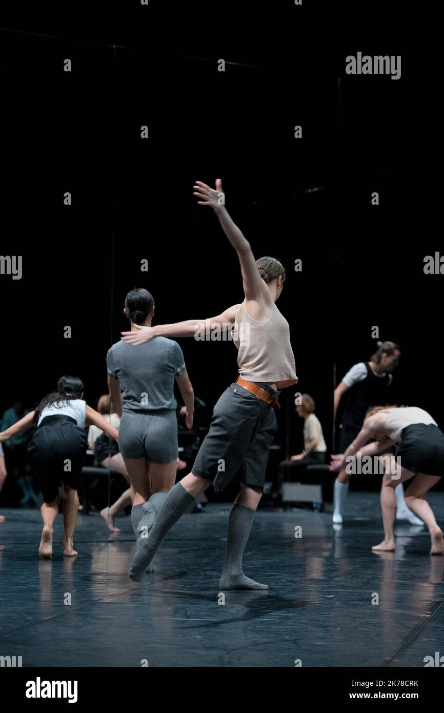 CHOREOGRAPHY Petter Jacobson Et Thomas Caley BY Merce cunningham FOUR ...