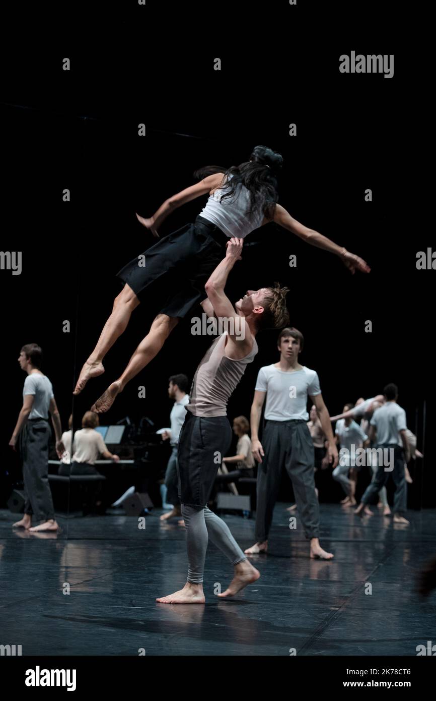 CHOREOGRAPHY Petter Jacobson Et Thomas Caley BY Merce cunningham FOUR ...