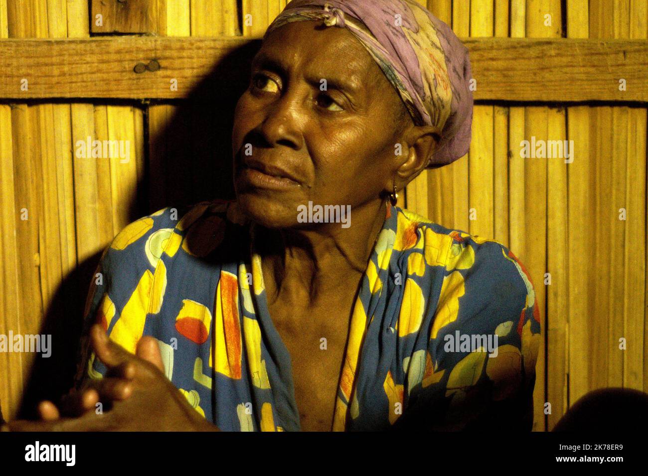Coiffure traditionnelle afrique hi-res stock photography and images - Alamy