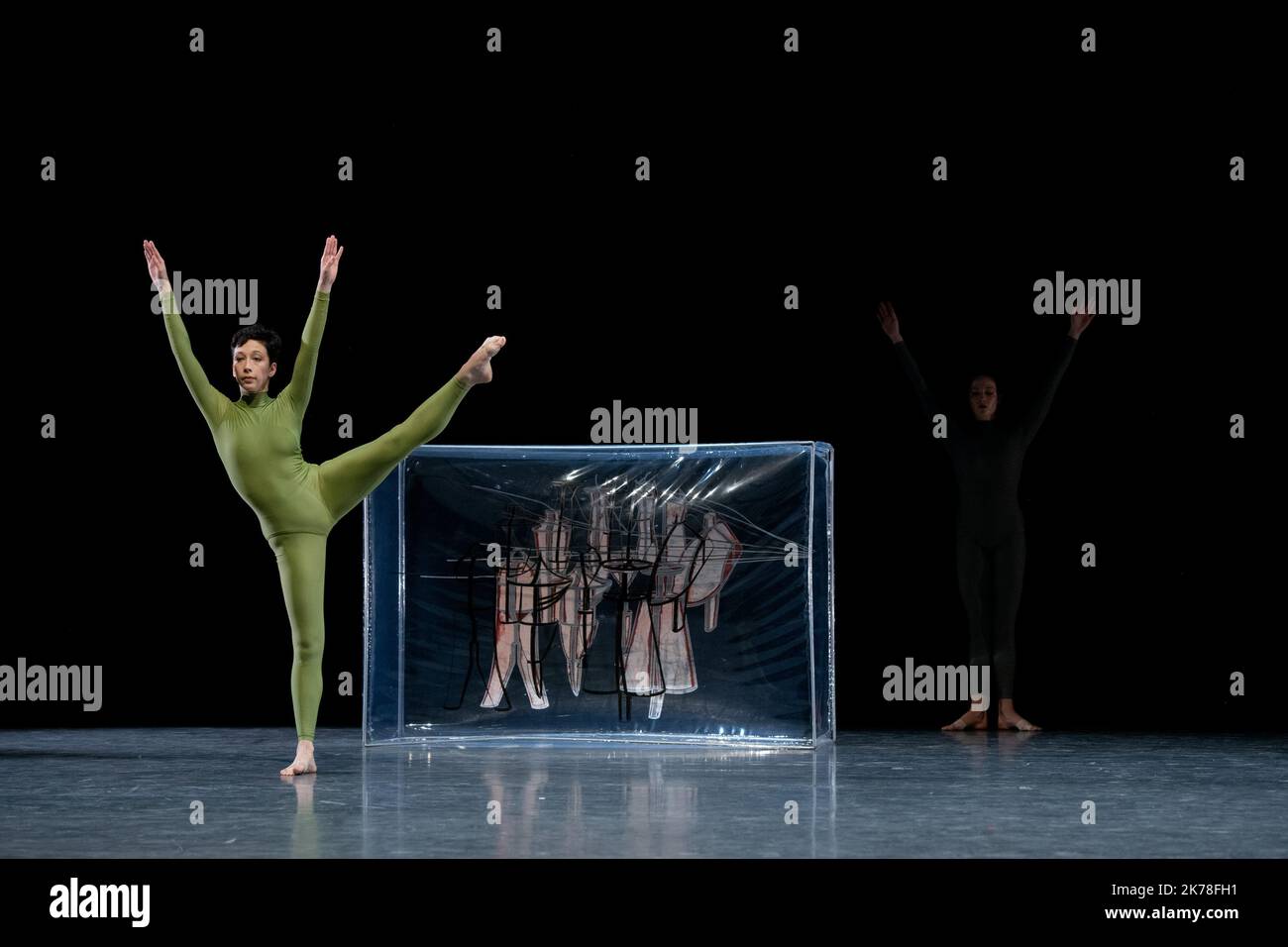 CHOREOGRAPHY MERCE CUNNINGHAM COMPAGNIE Ballet de l'Opera National de ...