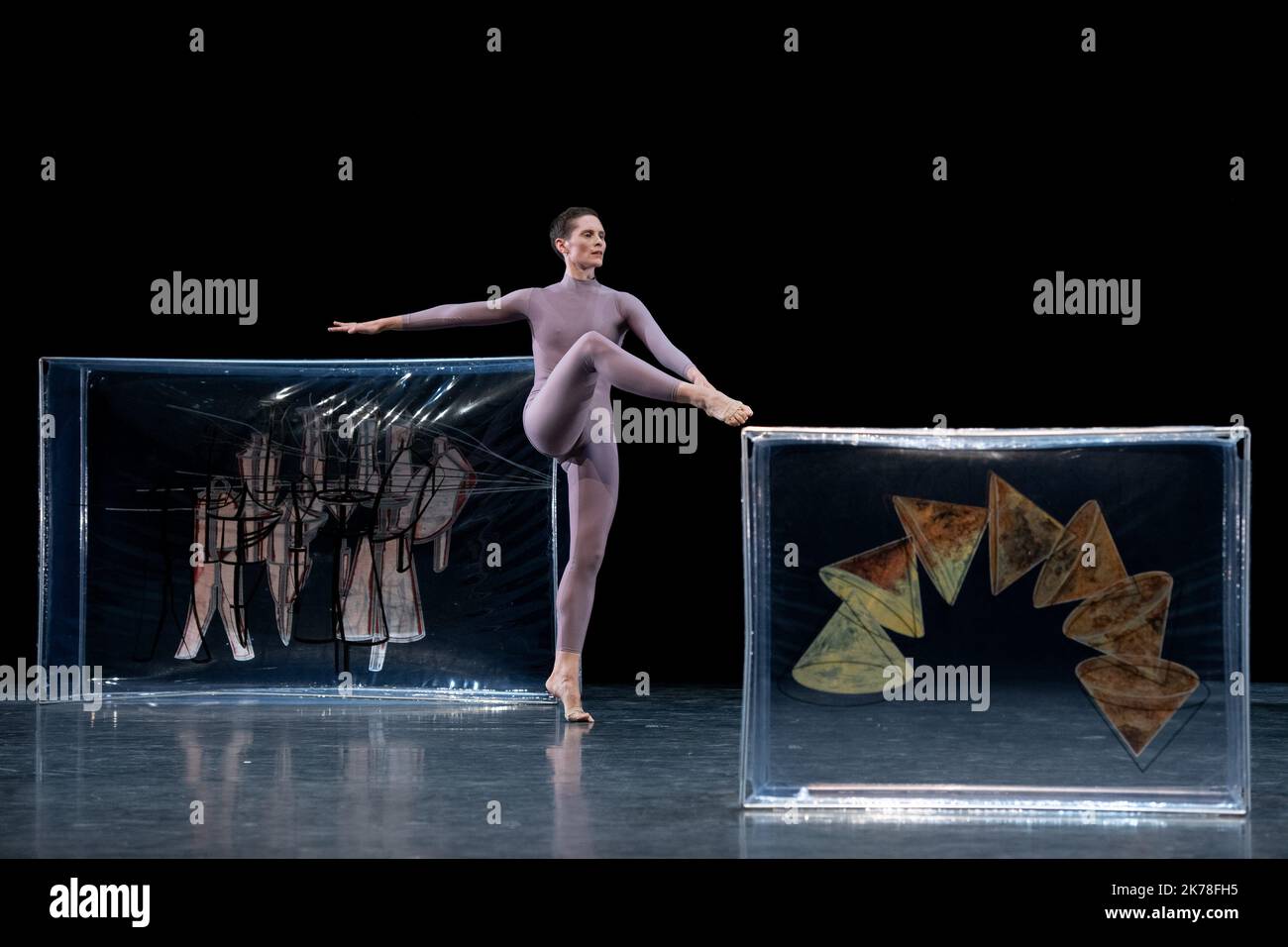 CHOREOGRAPHY MERCE CUNNINGHAM COMPAGNIE Ballet de l'Opera National de ...